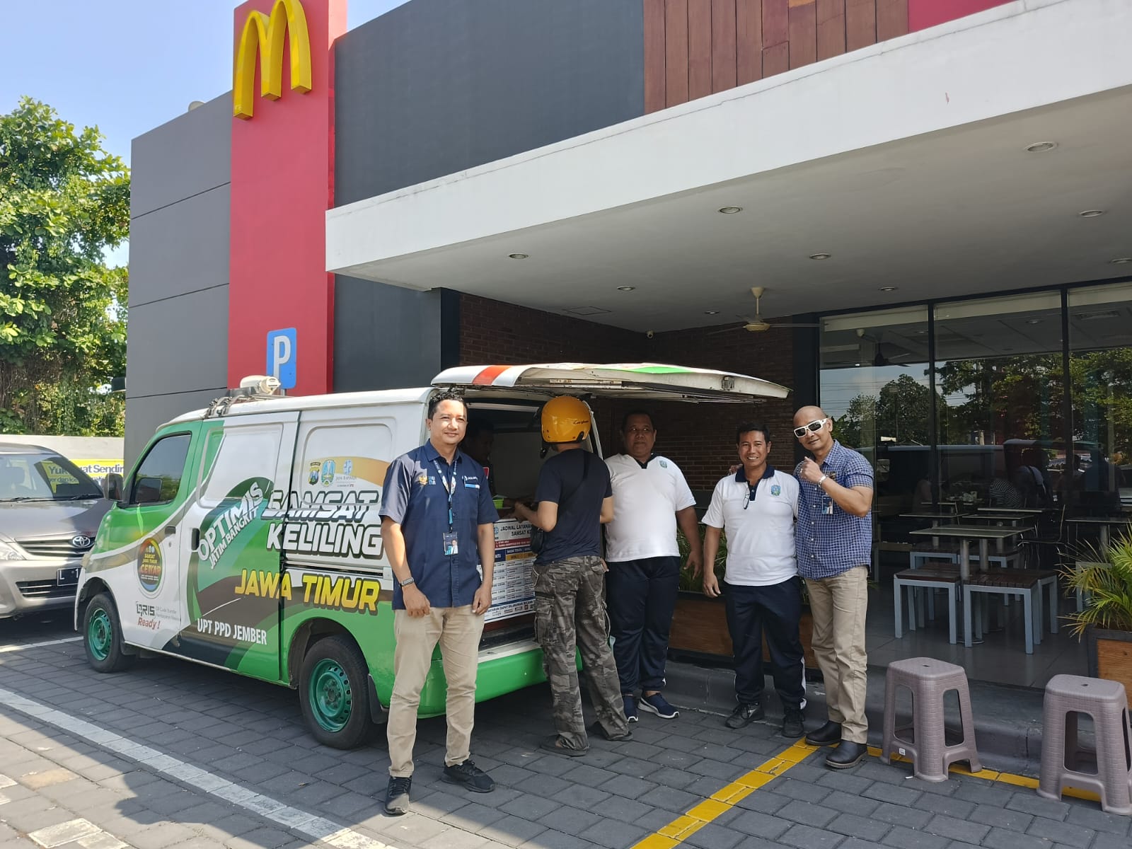 Inovasi Pelayanan Samsat Keliling di Restoran McDonald Jember