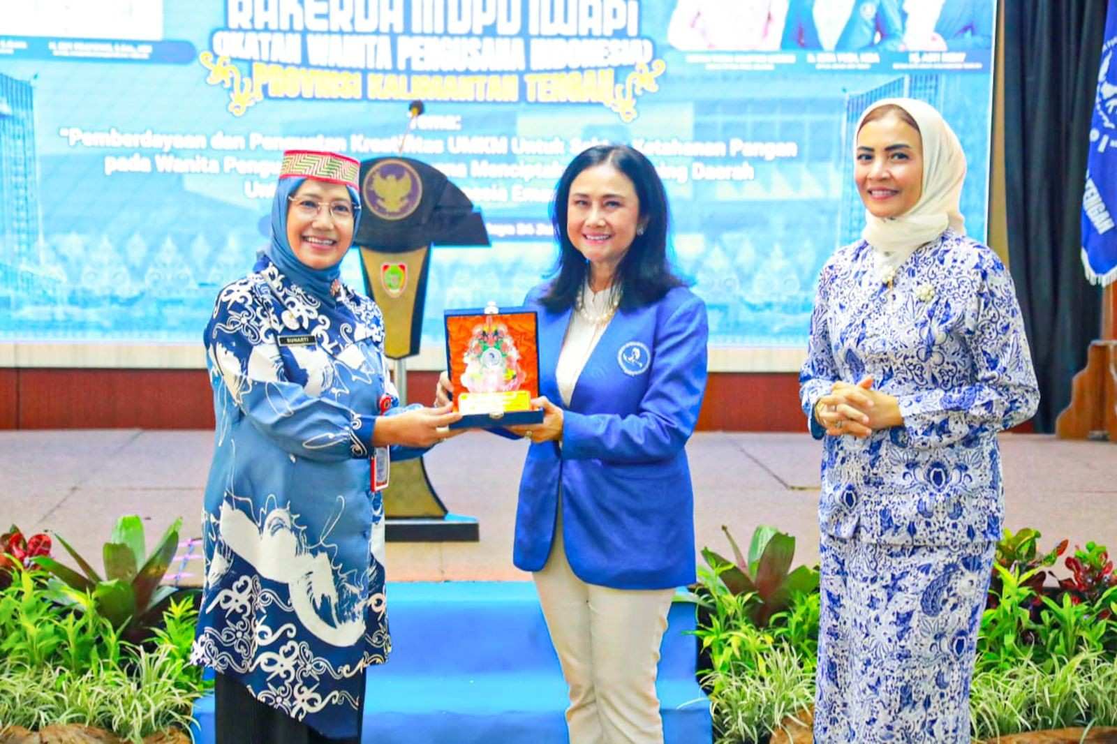 RAKERDA III DPD IWAPI Kalteng 2025, Perempuan Pengusaha Didorong Jadi ...